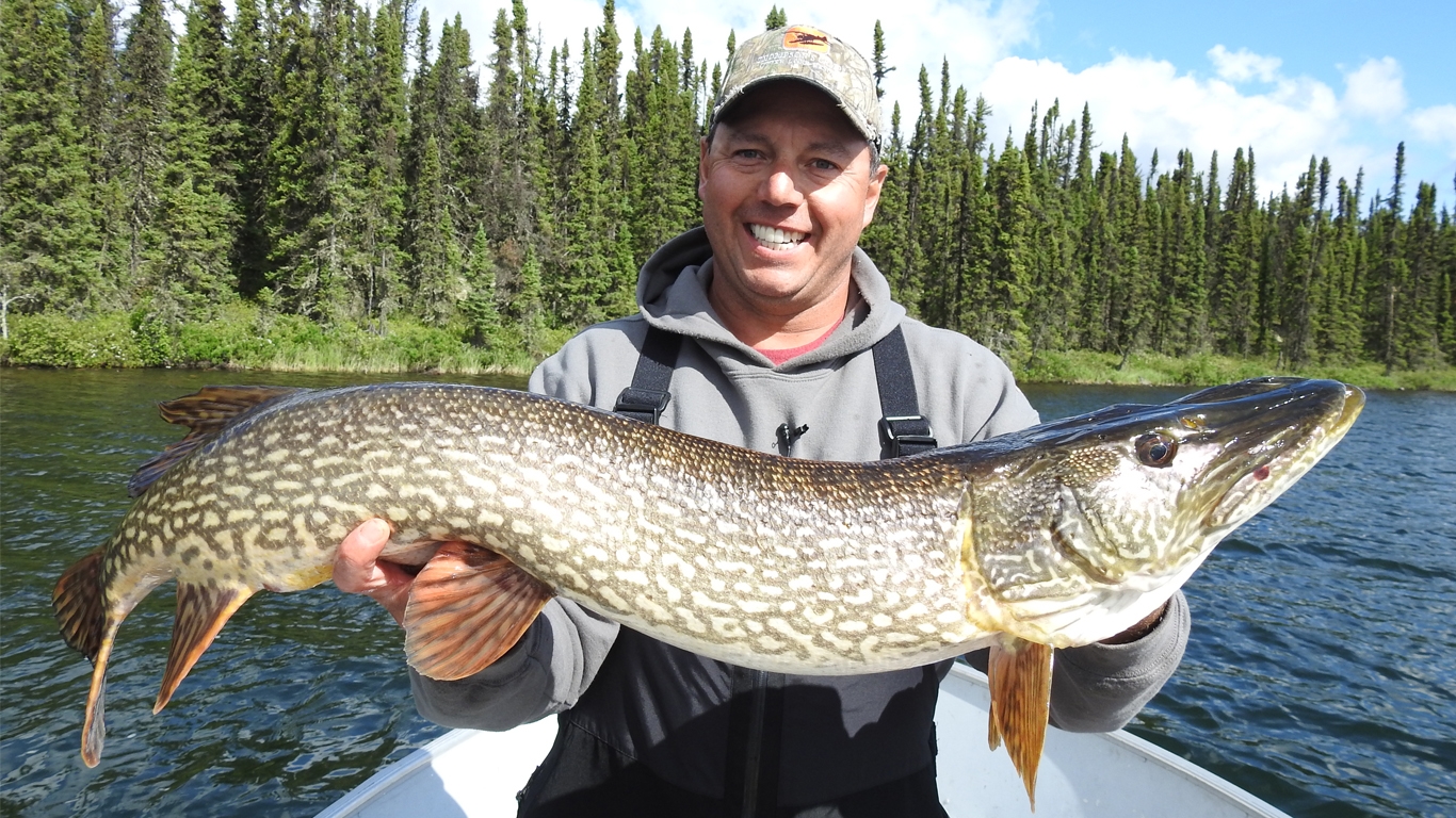 Spring time Pike - FTWWTV